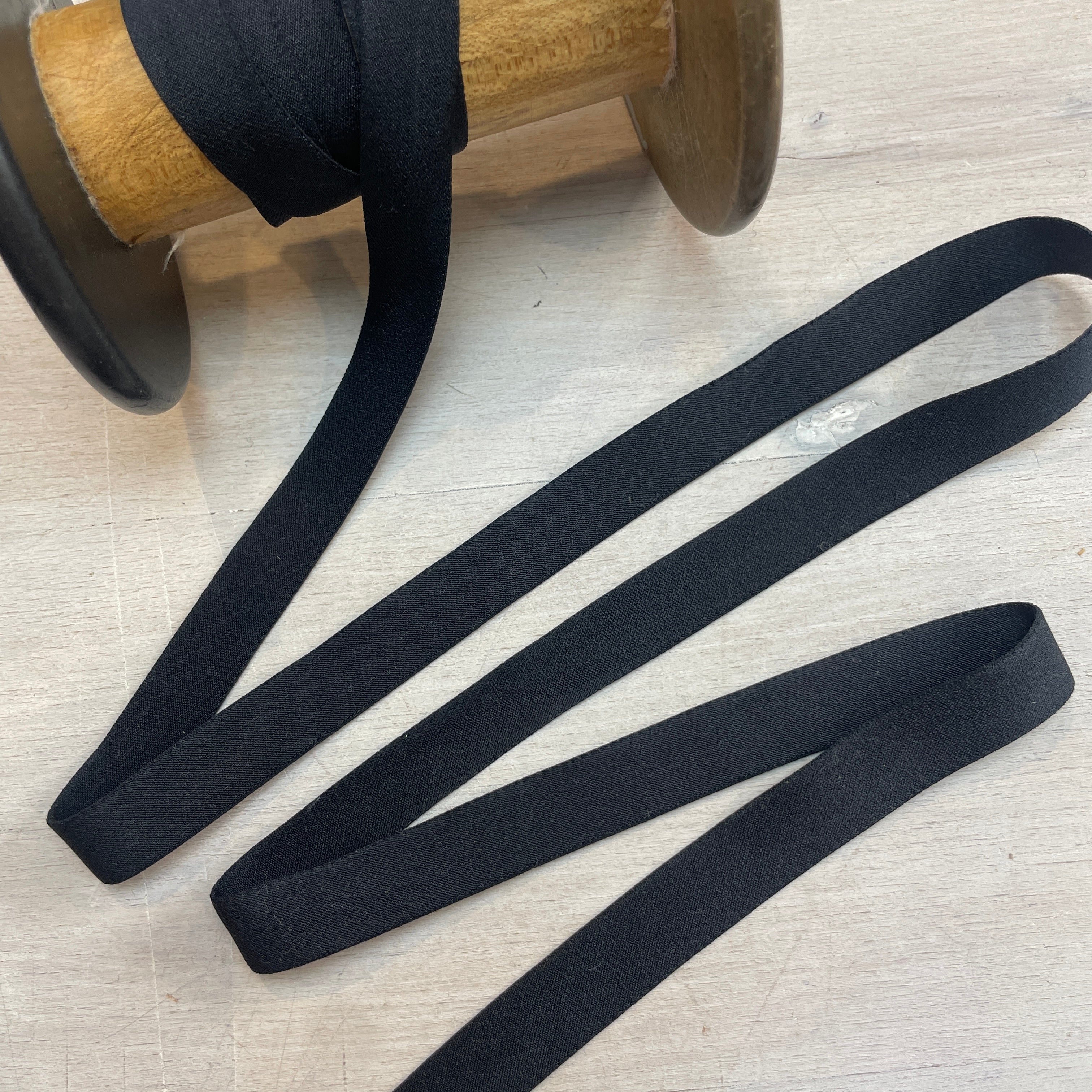 Black 15mm soft strapping – The Maker Society